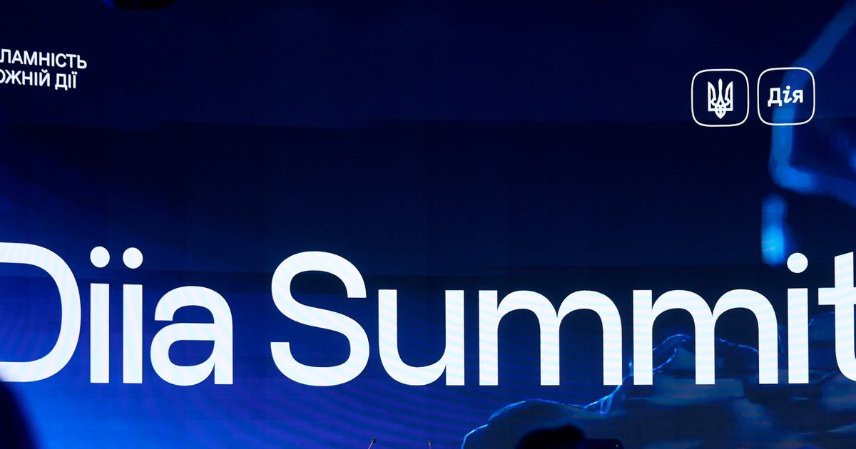 Перереєстрація авто, е-Підприємець та новий дизайн Дії: які послуги презентували на Diia Summit